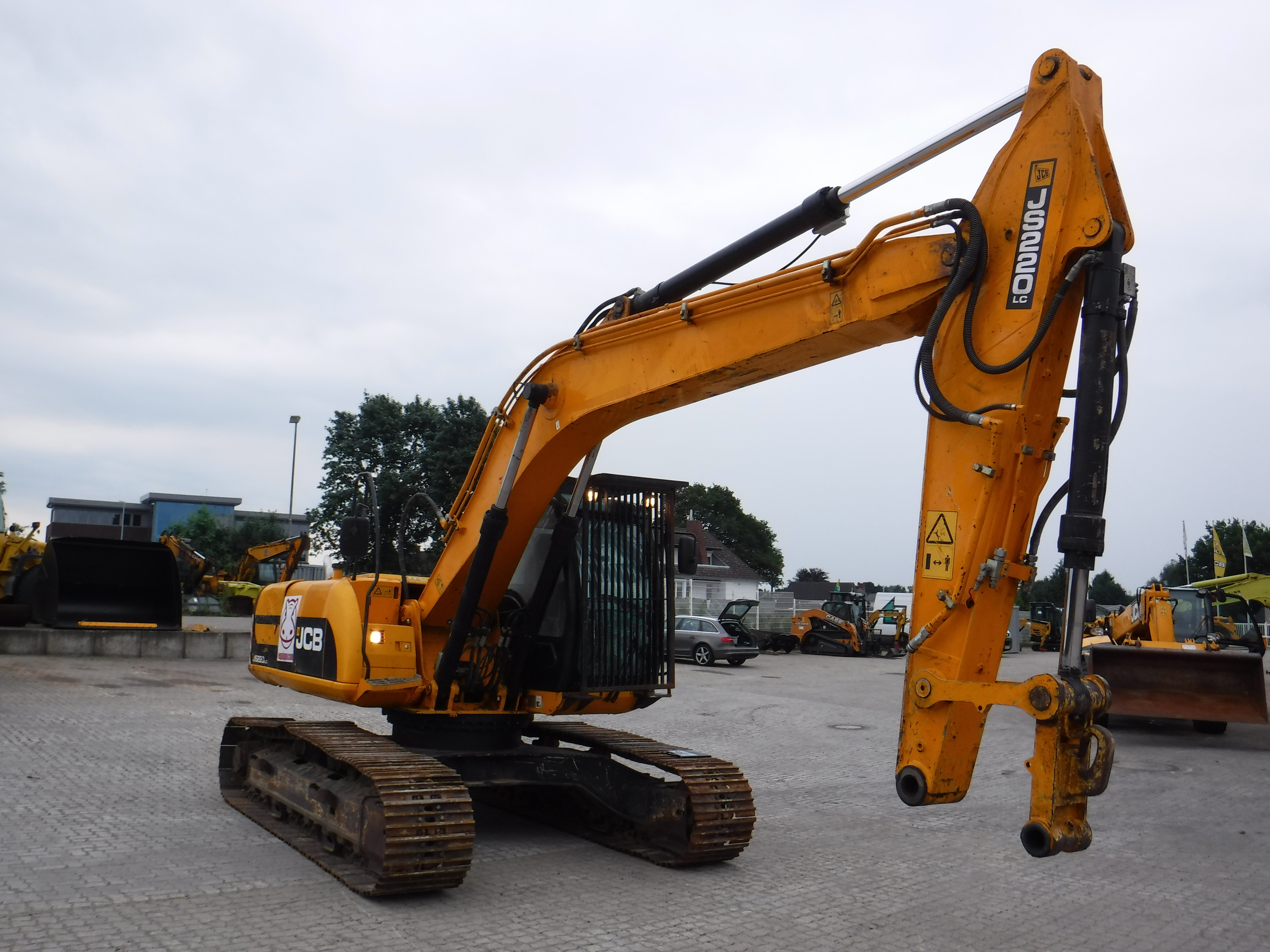 JCB JS220 LC Used Tracked Excavator for sale | equippo.com